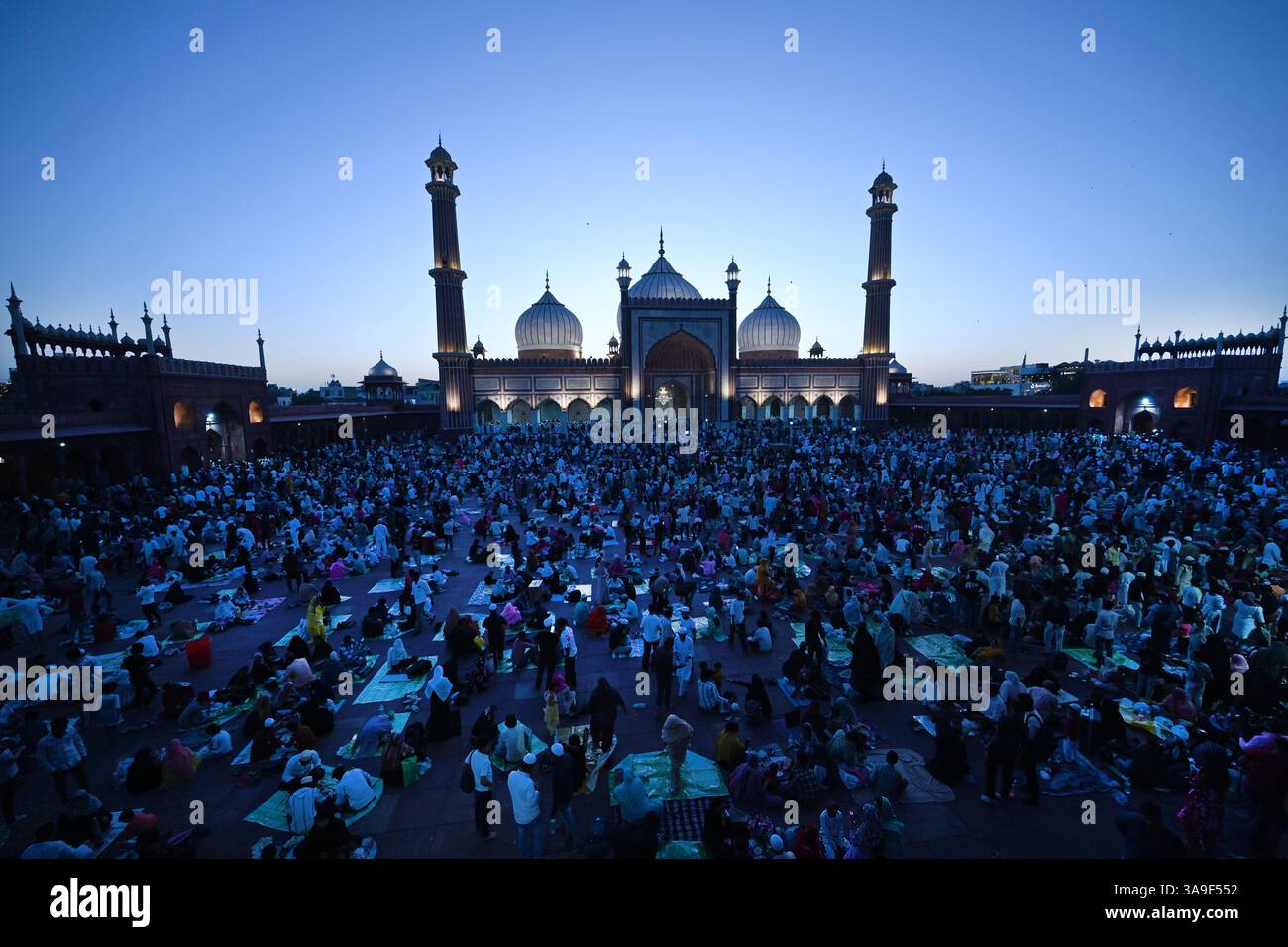 NEW DELHI, INDIA - MARCH 30: Muslims people break their fast on the ...