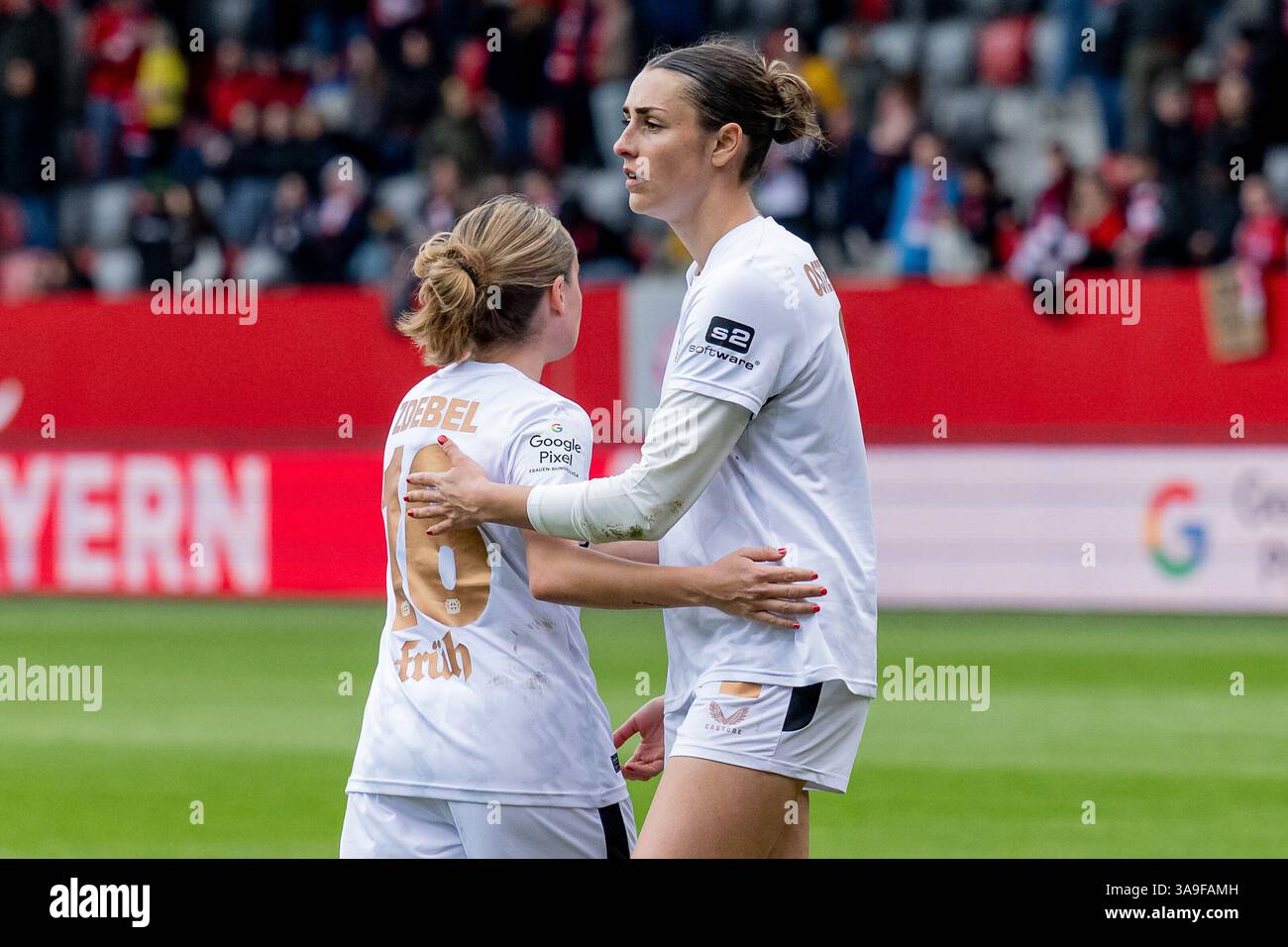 Muenchen, Deutschland. 30th Mar, 2025. Sofie Lena Zdebel (Bayer 04 Leverkusen, #16) und Selina ...