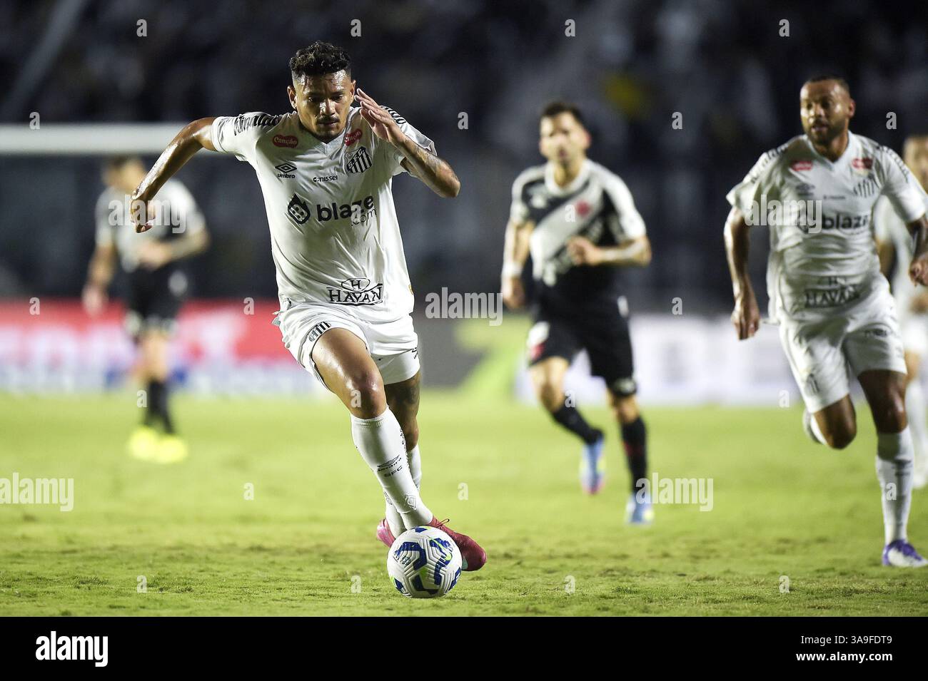 RJ - RIO DE JANEIRO - 03/30/2025 - BRAZILIAN A 2025, VASCO x SANTOS - Tiquinho Soares player of ...