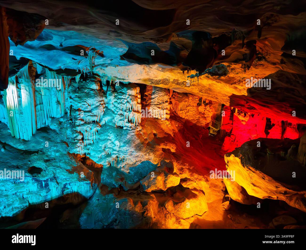 Inside Cango Caves, Oudtshoorn, South Africa Stock Photo - Alamy