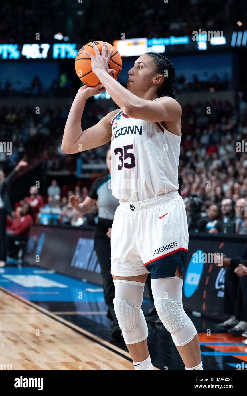 UConn Huskies guard Azzi Fudd (35) shoots jumper against the Oklahoma ...