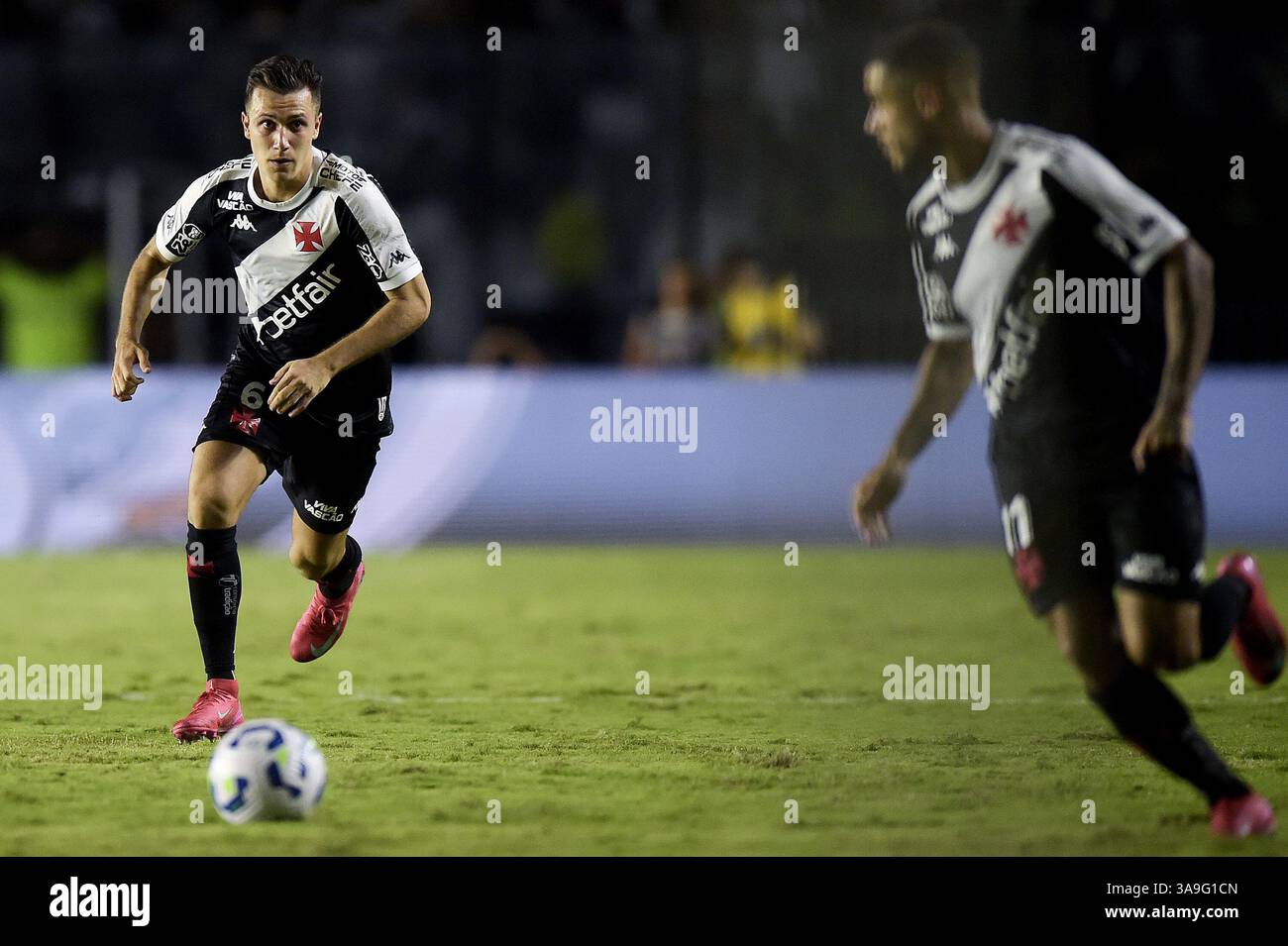 RJ - RIO DE JANEIRO - 03/30/2025 - BRAZILIAN A 2025, VASCO x SANTOS - Lucas Piton, Vasco player ...