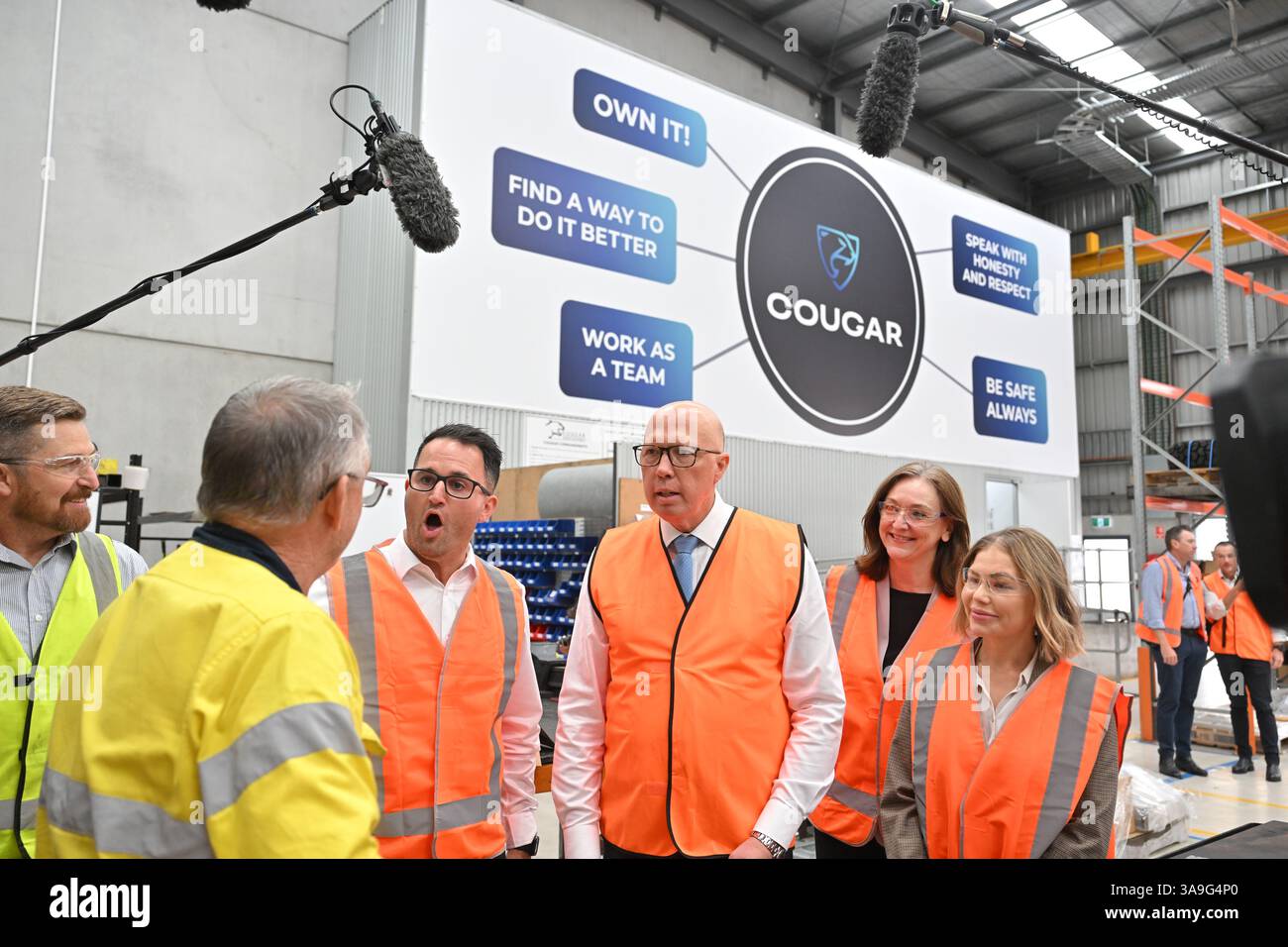 Tomago, Australia. 31st Mar, 2025. Leader of the Opposition Peter ...