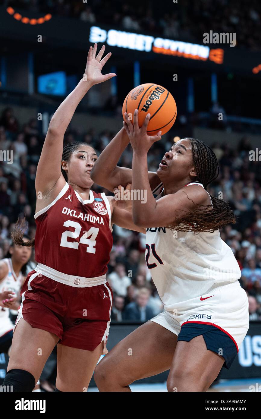 UConn Huskies forward Sarah Strong (21) goes up for a shot against ...