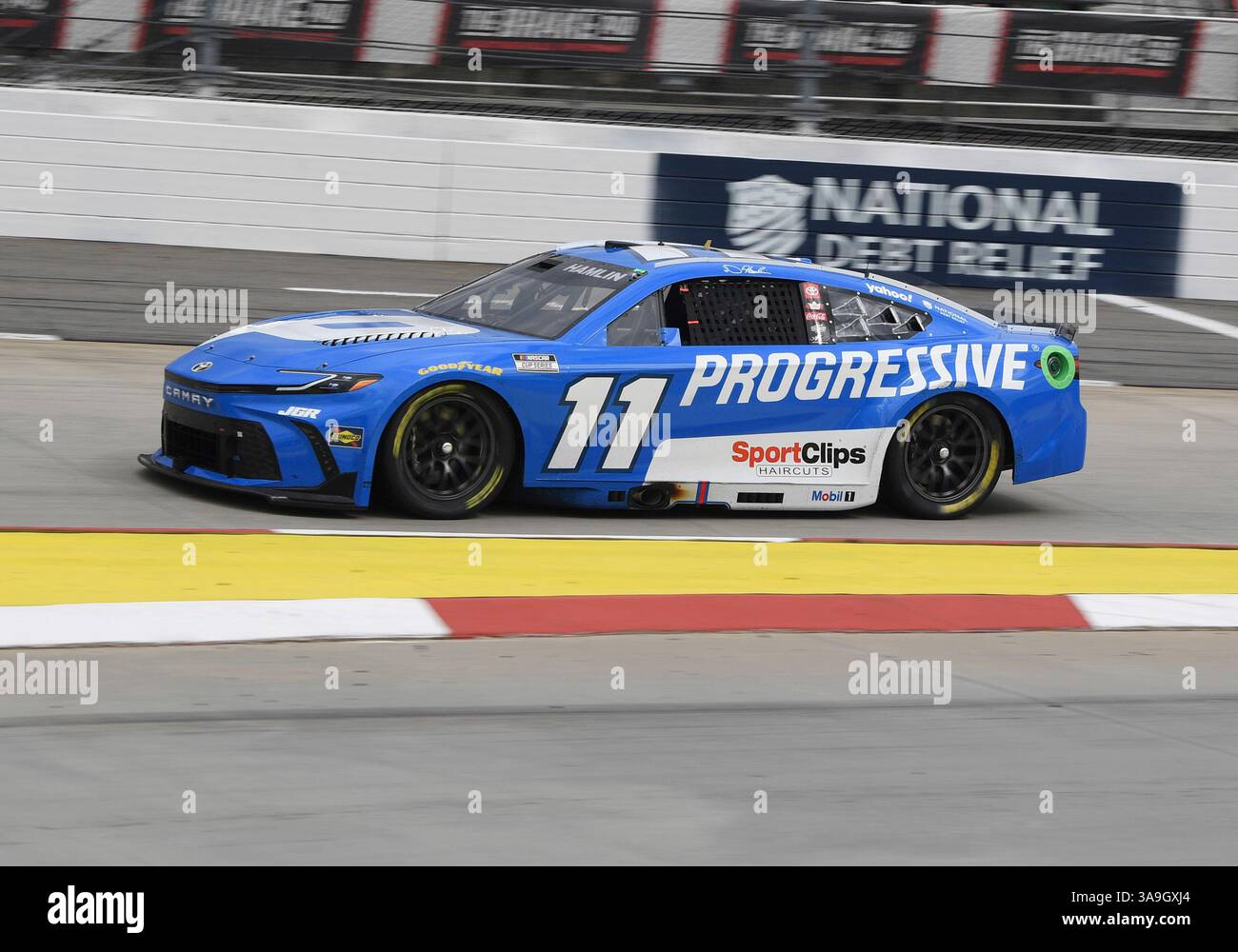 MARTINSVILLE, VA - MARCH 30: Denny Hamlin (#11 Joe Gibbs Racing ...