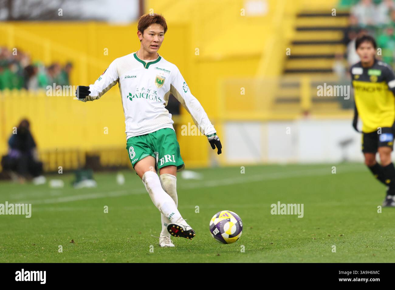 Kosuke Saito (Verdy), MARCH 29, 2025 - Football / Soccer : 2025 J1 League match match between ...
