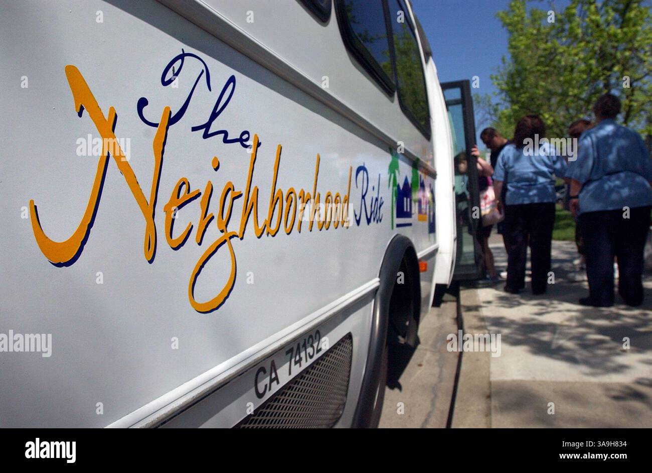 RT's new neighborhood shuttle picks up riders at American River College ...