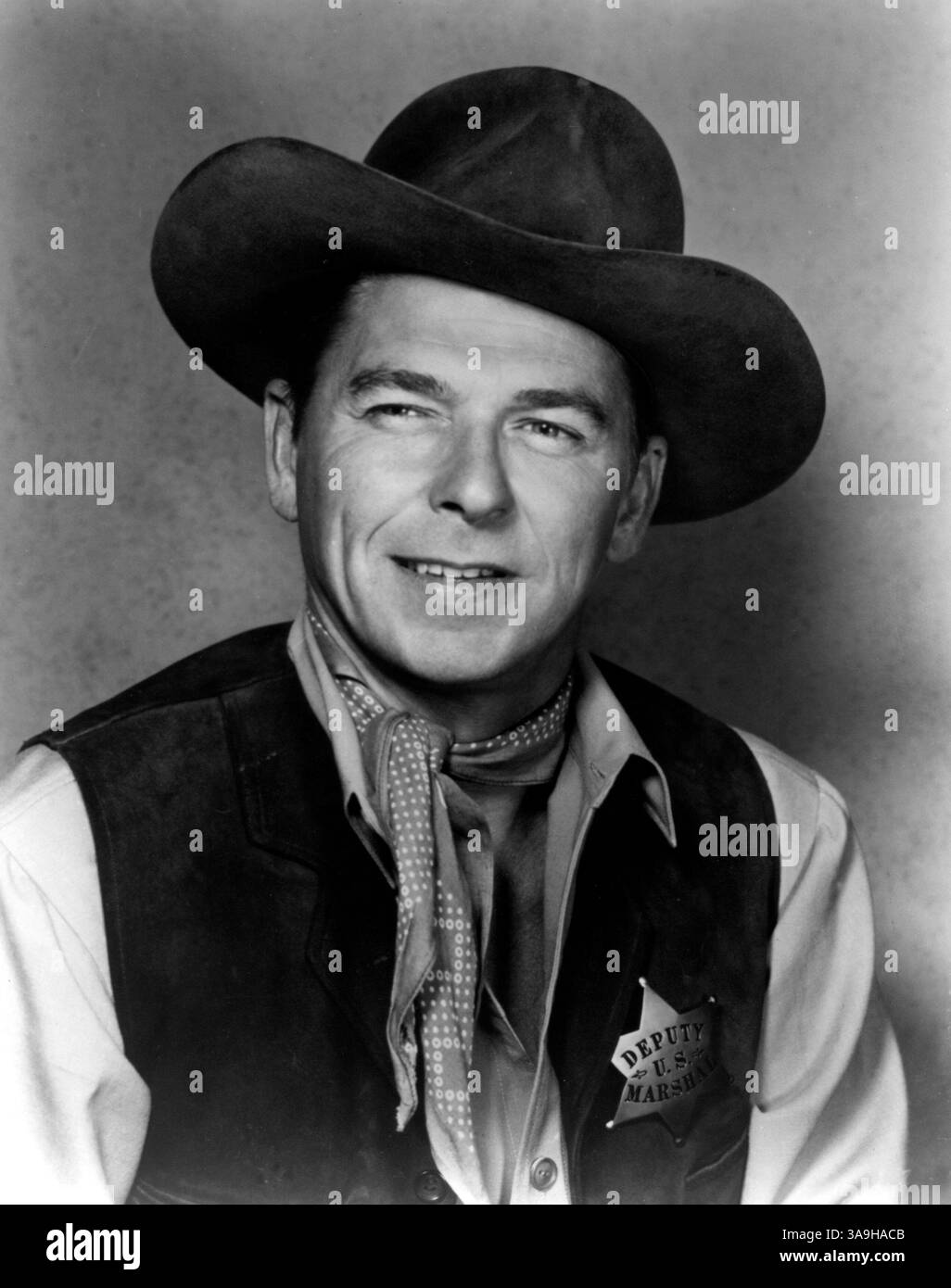 Dec 07, 2000; Los Angeles, CA, USA; FILE PHOTO: 40th US President (1981 ...