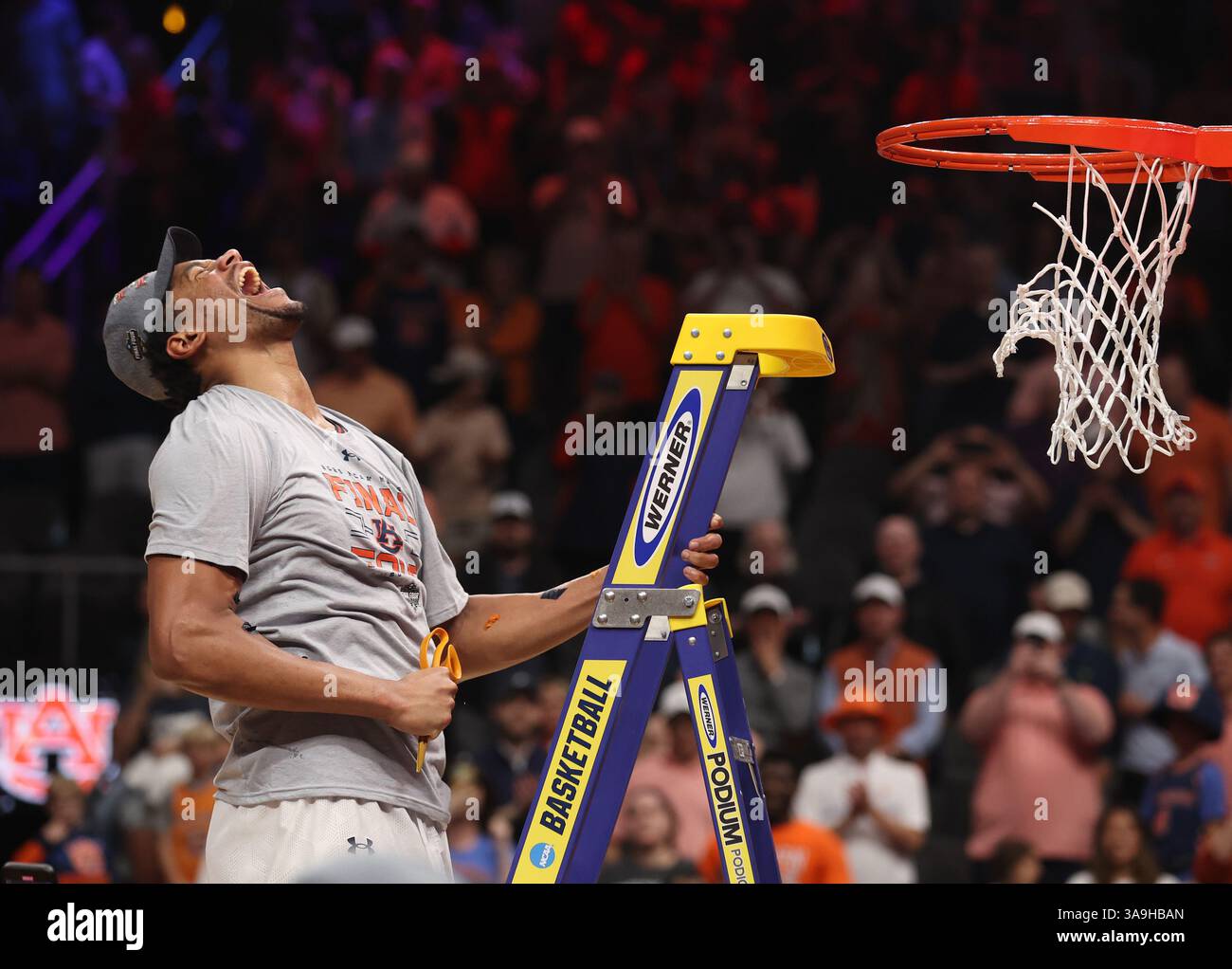 Atlanta, United States. 30th Mar, 2025. Auburn center Dylan Cardwell ...