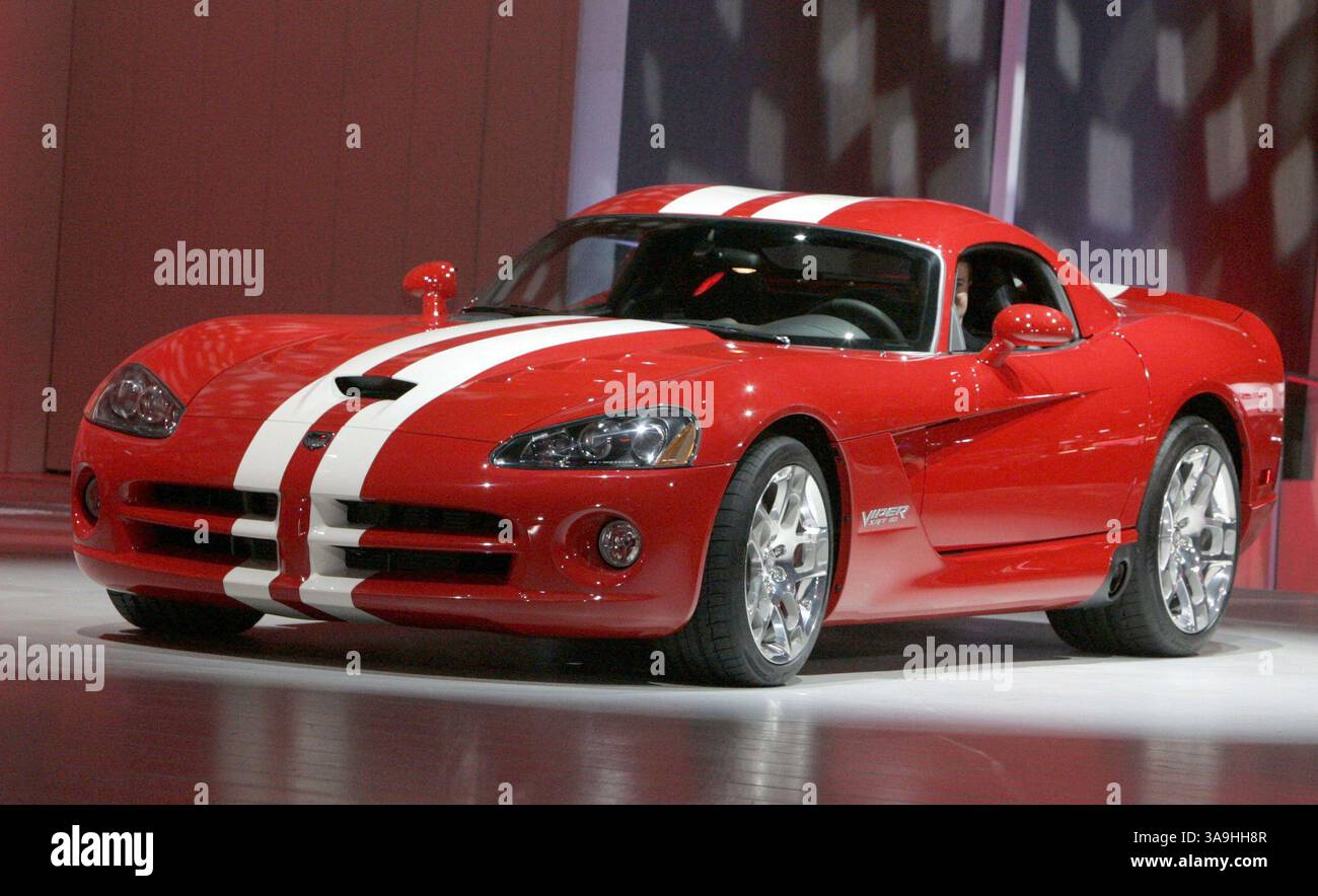 Dodge viper engine hi-res stock photography and images - Alamy