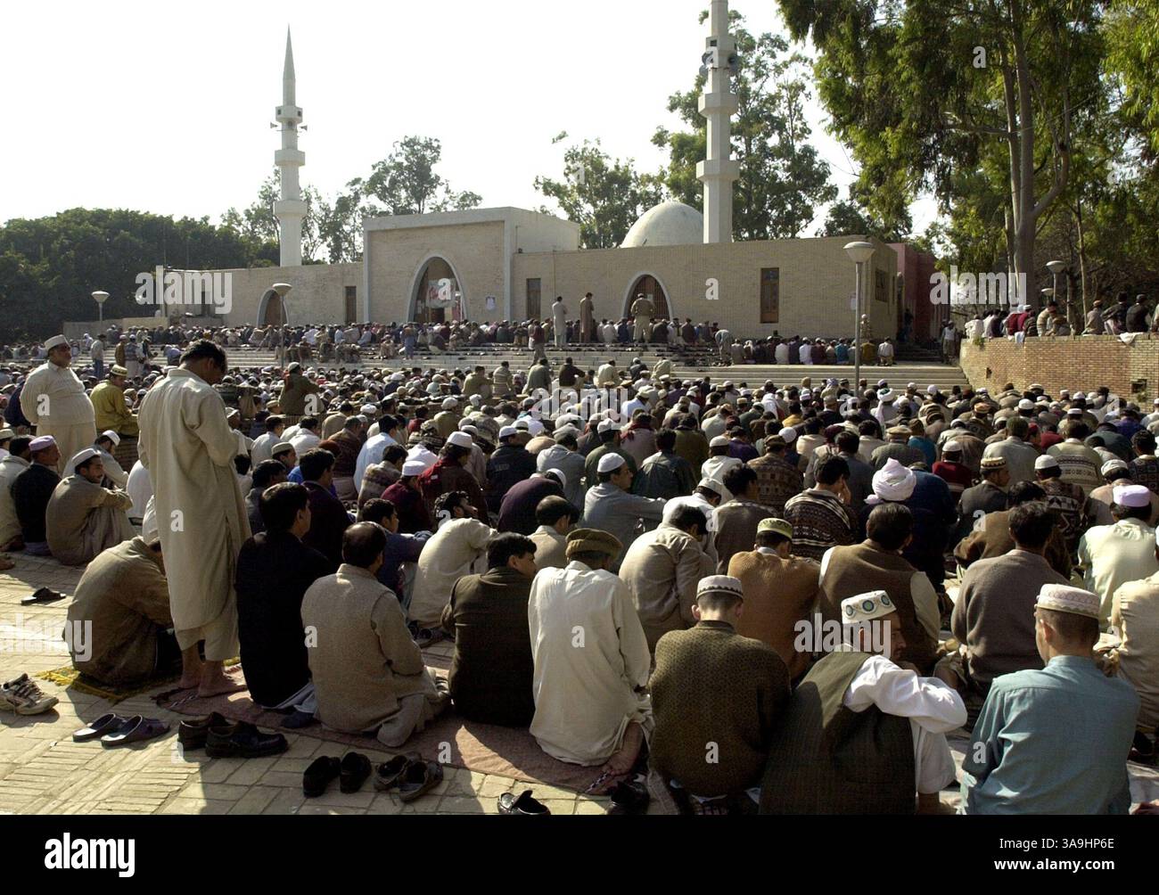 Jan 18, 2002; Islamabad, Pakistan; Pakistani muslims gather to pray ...