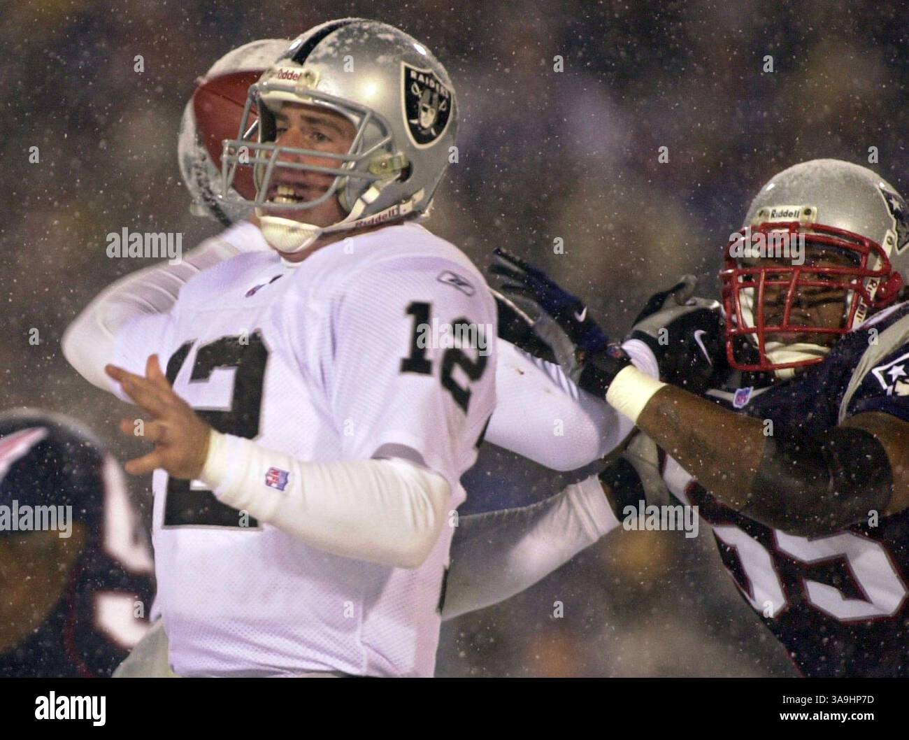 Jan 19, 2002; Richmond, CA, USA; Oakland Raiders quarterback Rich ...