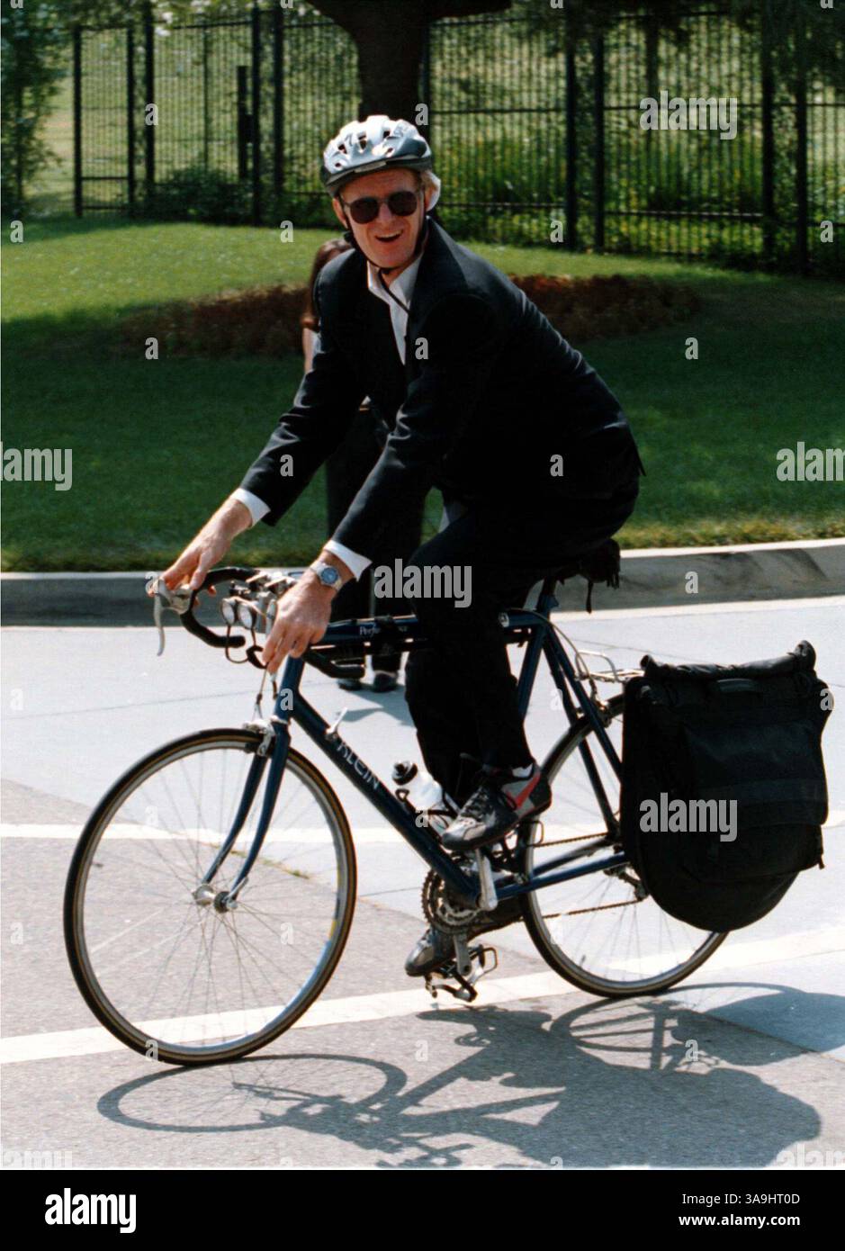 Aug 29, 1997; Los Angeles, CA, USA; Actor ED BEGLEY JR. leaves funeral ...