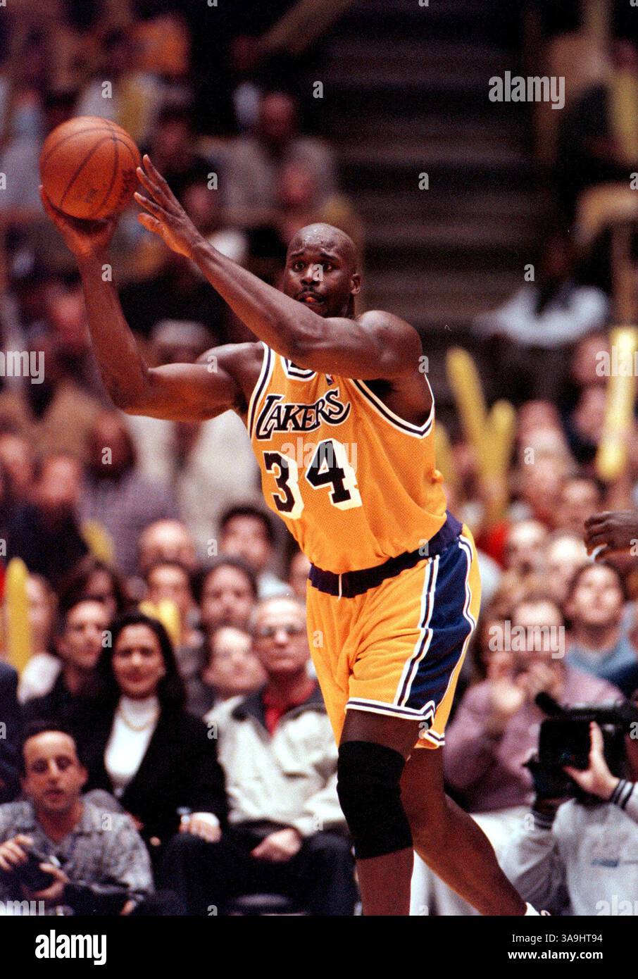 Feb 01, 1999; Los Angeles, CA, USA; Los Angeles Lakers: Professional ...