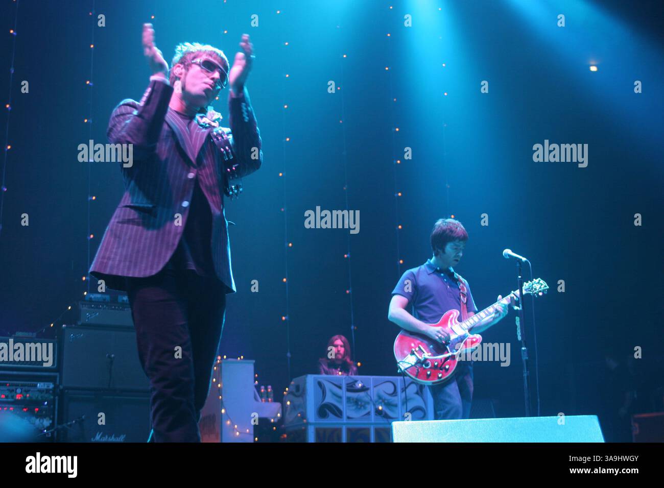 Jun 22, 2005; New York, NY, USA; 'Oasis' singer LIAM GALLAGHER and Noel ...