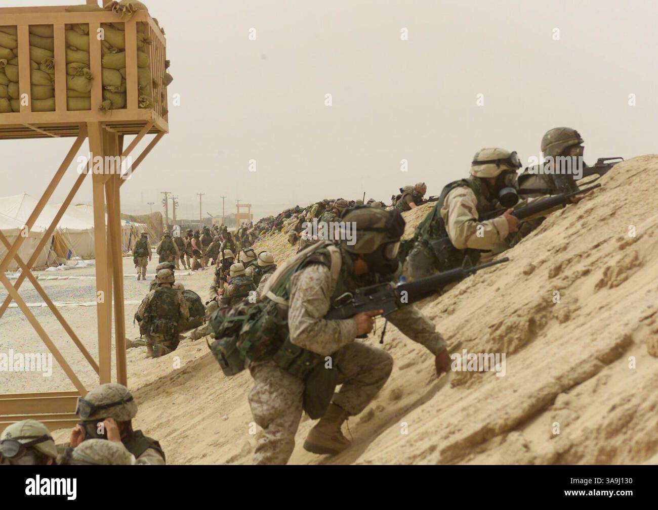 Camp commando kuwait march 2003 hi-res stock photography and images - Alamy