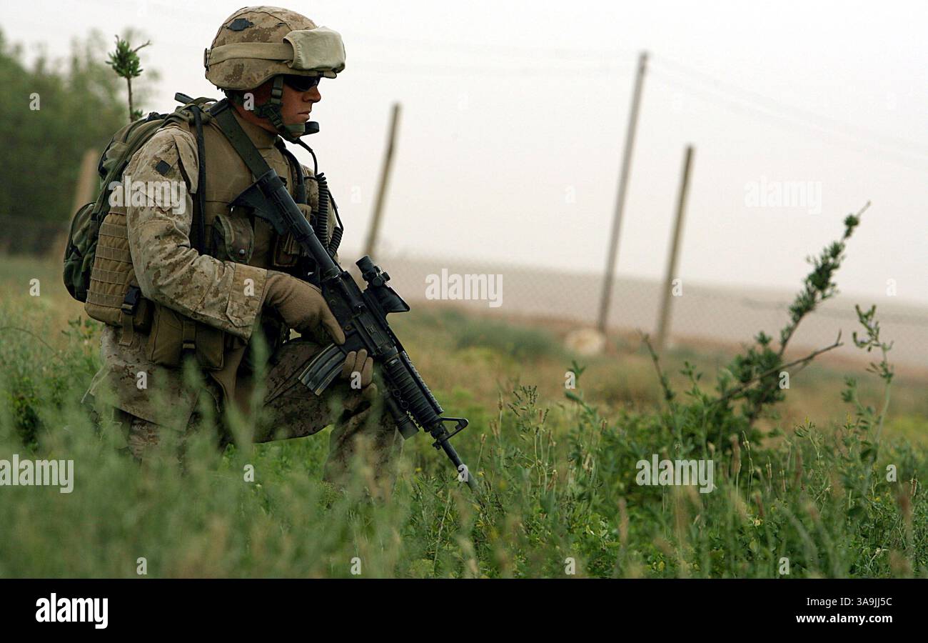 Navy seals in iraq hi-res stock photography and images - Alamy