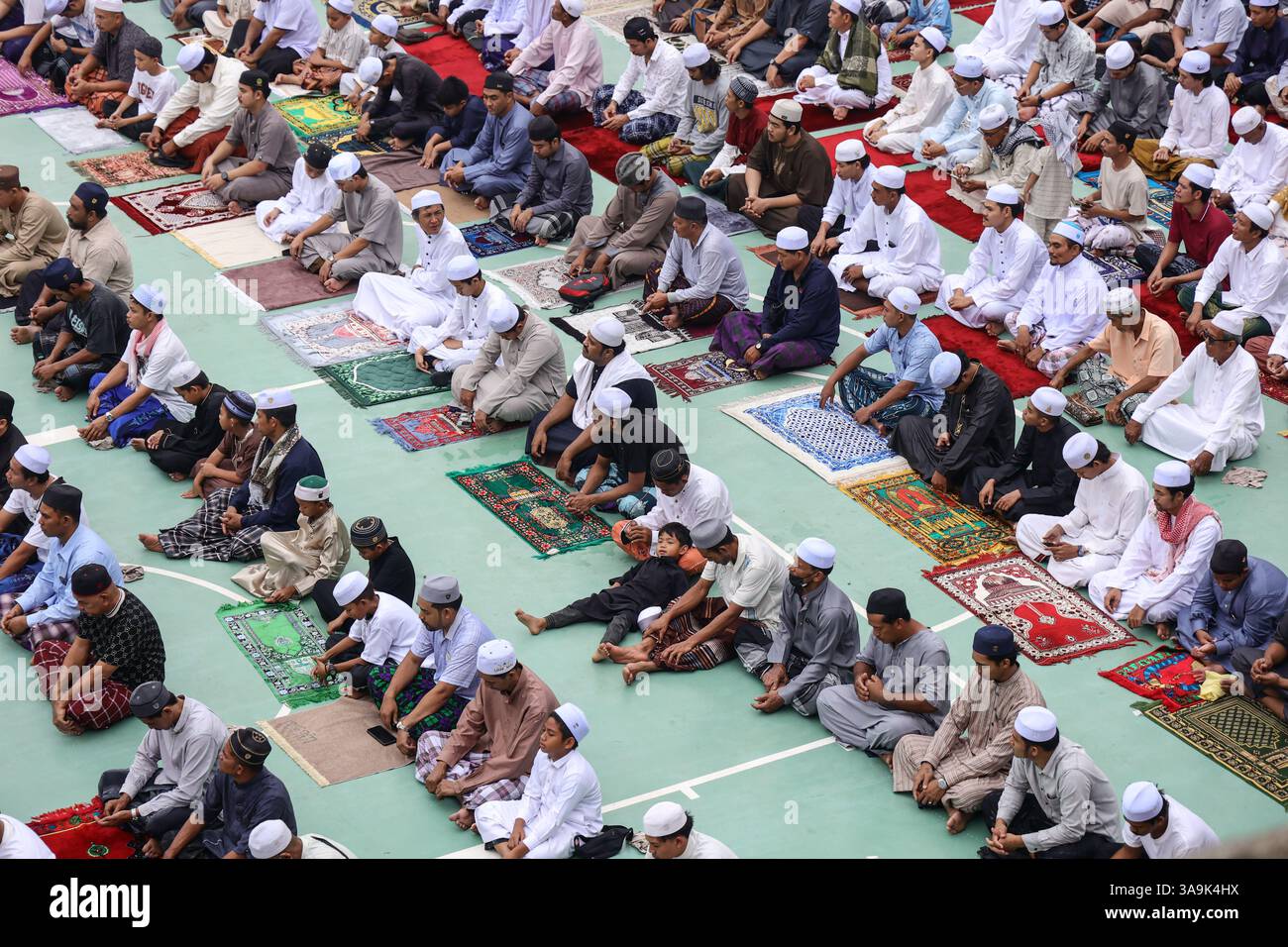 Bangkok, Bangkok, Thailand. 31st Mar, 2025. Thai Muslims pray for Eid ...