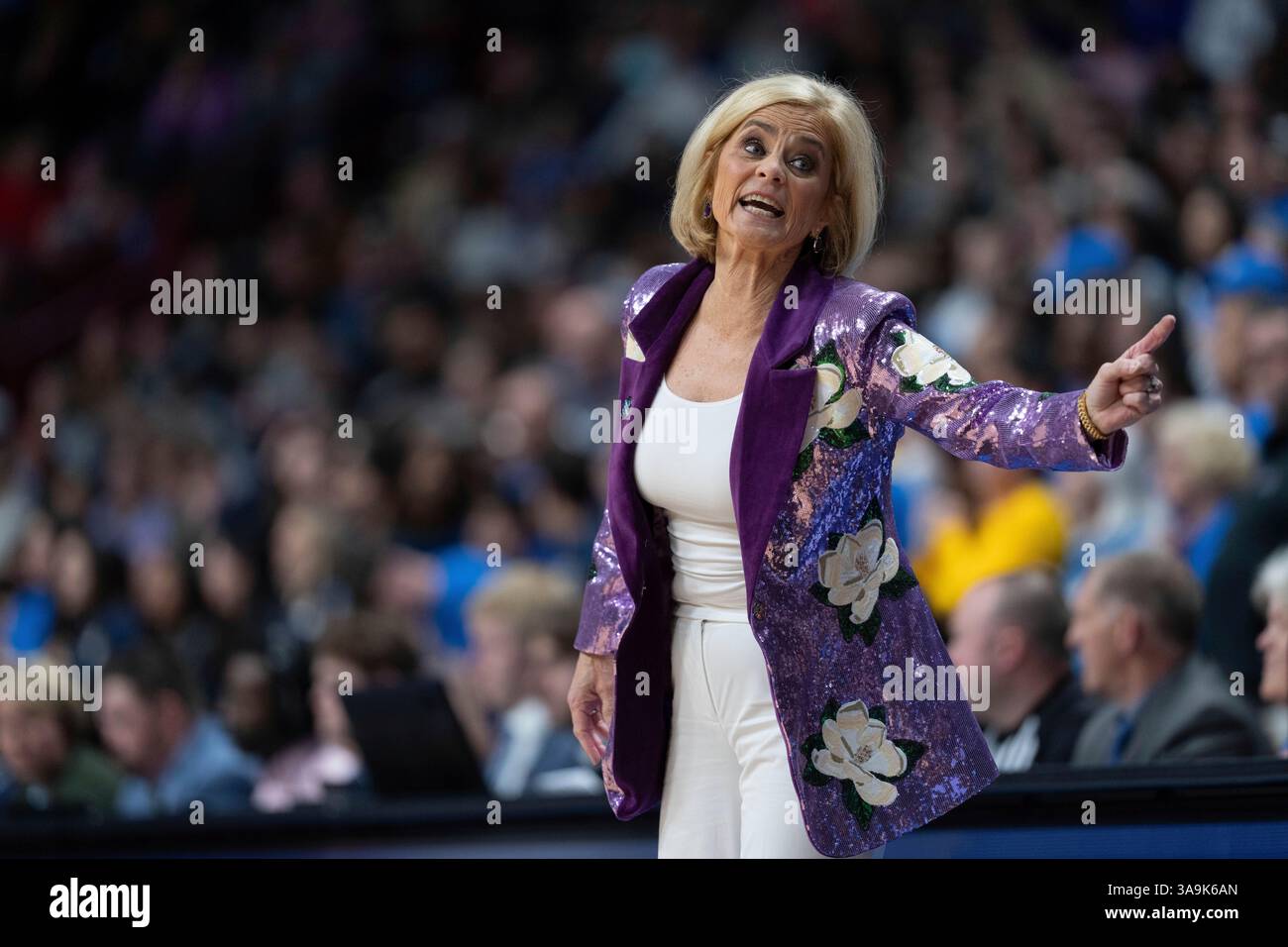 LSU head coach Kim Mulkey reacts during the second half of a game ...
