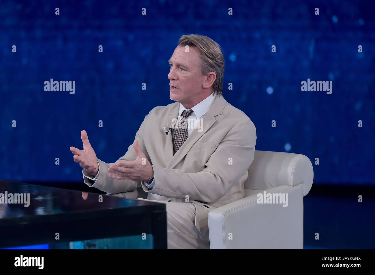 Daniel Craig Guests attend the Italian TV show -Che tempo che fa- Milan ...