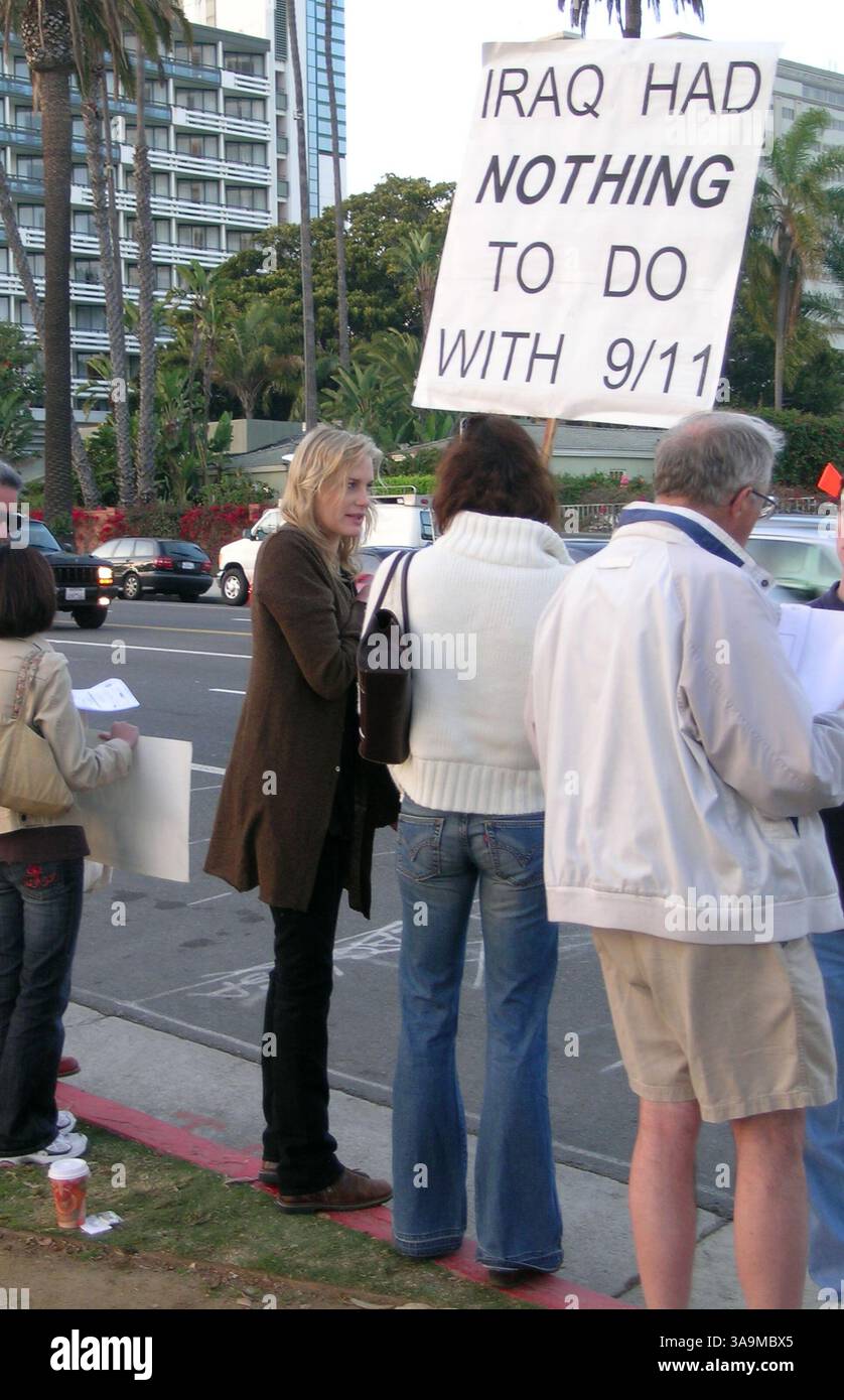 Mar 19, 2007; Santa Monica, CA, USA; Actress DARYL HANNAH (left) and ...