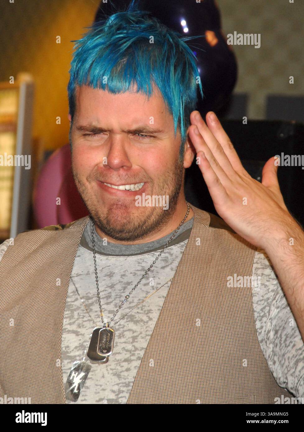 Mar 30, 2007 - New York, NY, USA - PEREZ HILTON at a CD signing and performance at Borders ...