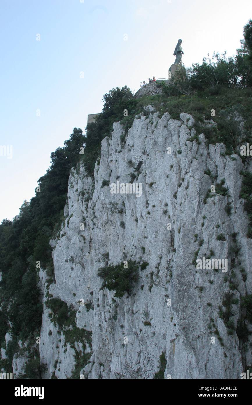 Nov 05, 2005; Capri, ITALY; The top of the sheer cliff at the ruins of ...