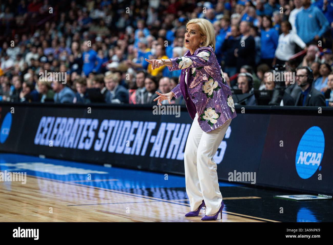 Spokane, United States. 30th Mar, 2025. LSU Tigers head coach Kim ...