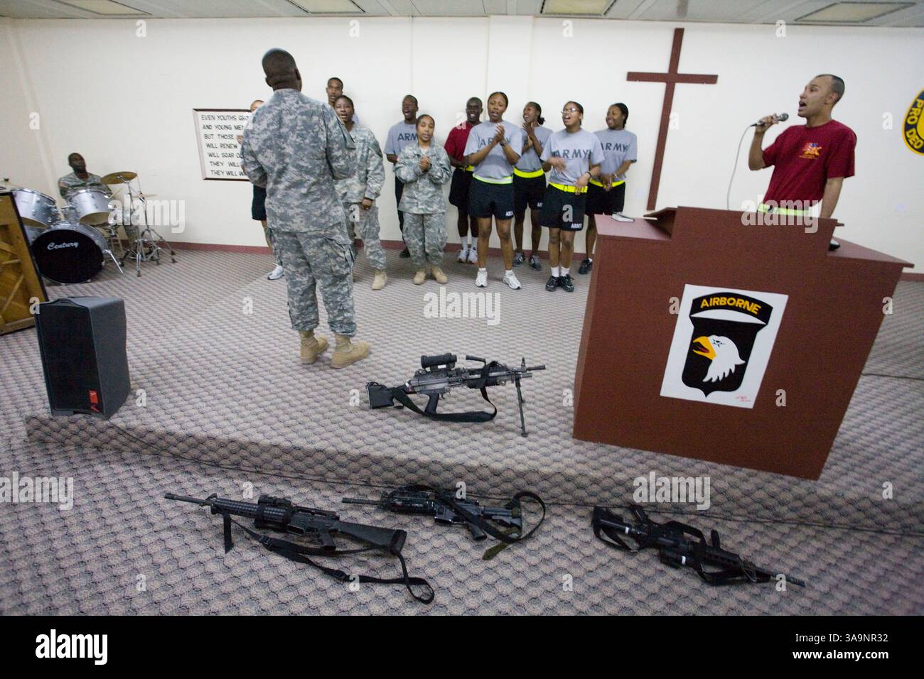 Apr 23, 2006; Baghdad, IRAQ; 101st Air Assault 506th RCT, 4TH BAT-320th ...