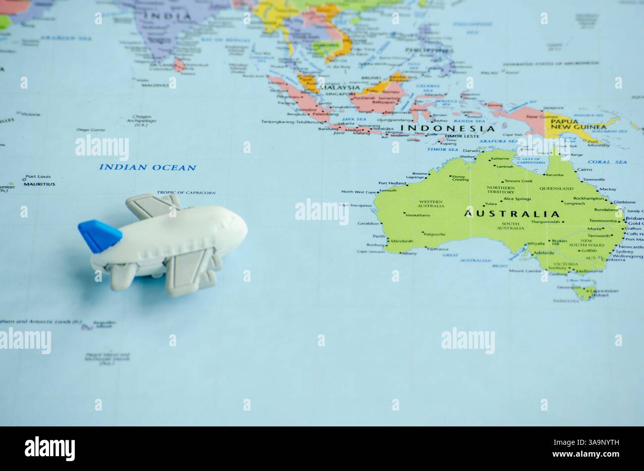 World map airline route hi-res stock photography and images - Alamy
