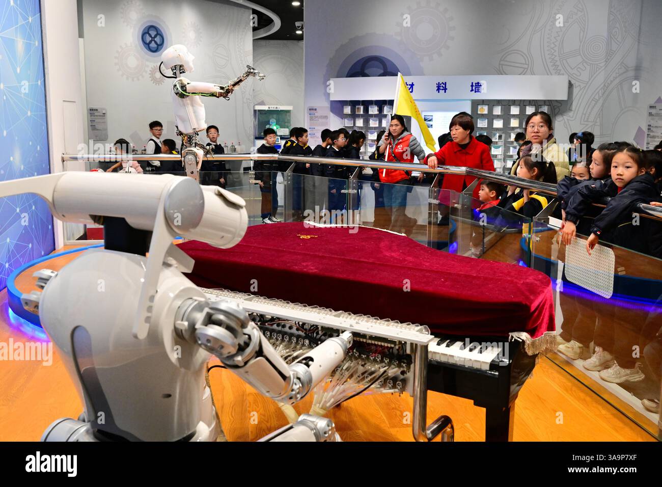Students visit a science and technology museum in Jinhua City, east ...
