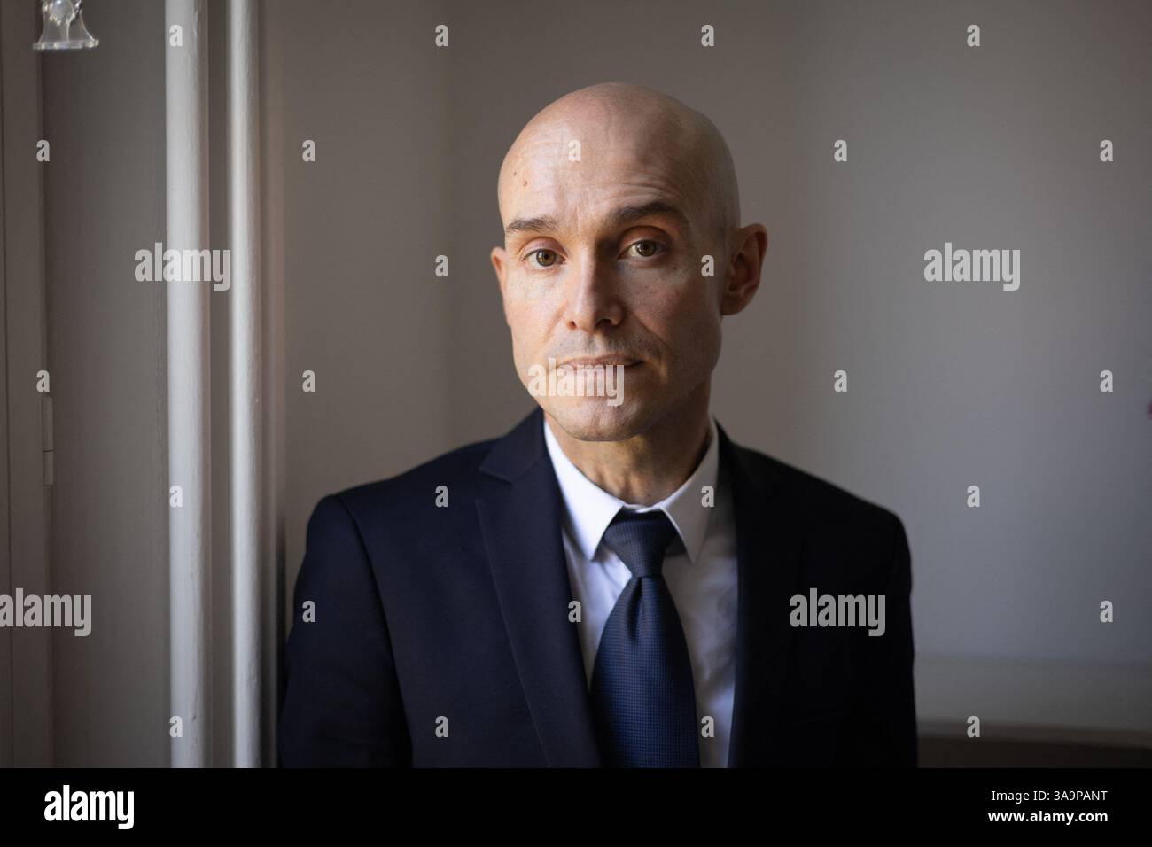 Portrait of lawyer of Anne Vedovini, Julien Pinelli in his office in ...