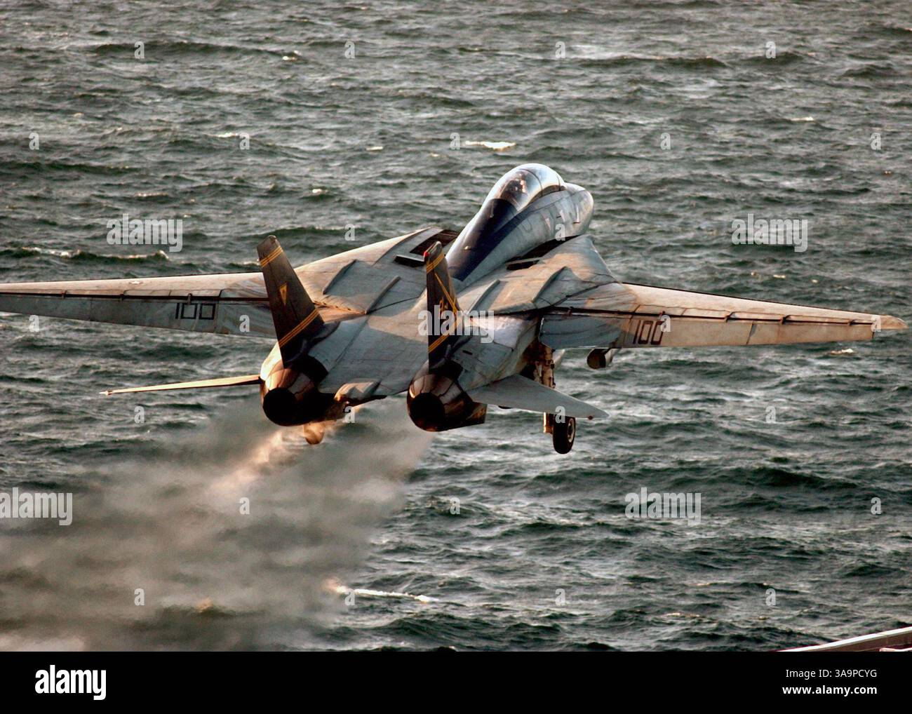 F 14b hi-res stock photography and images - Alamy