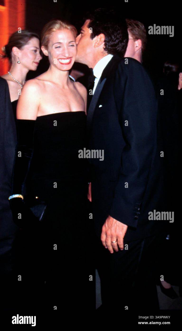 Carolyn bessette kennedy 1998 new york hi-res stock photography and ...