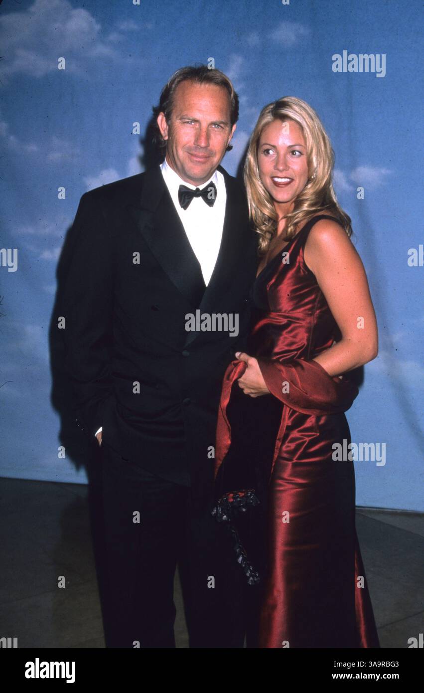Oct 28, 2000; Los Angeles, CA, USA; Kevin Michael Costner (born January ...
