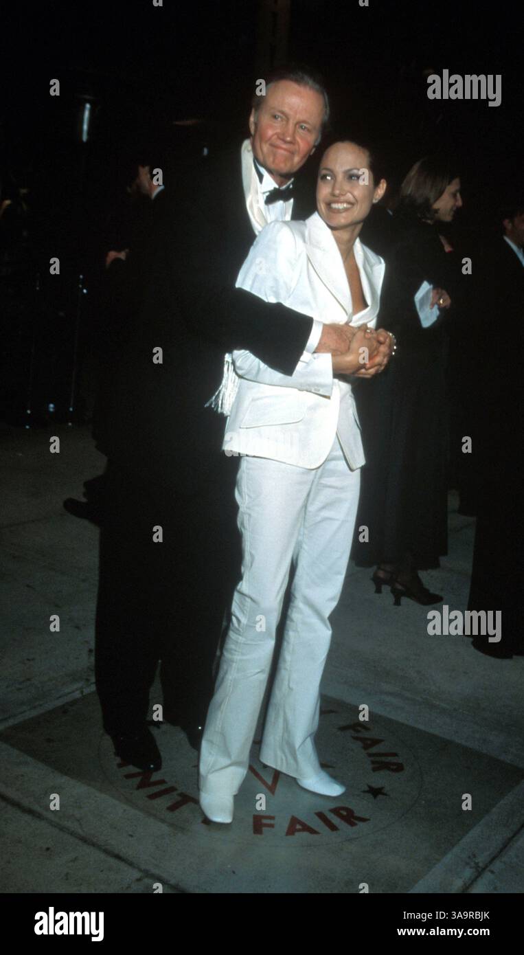 Mar 25, 2001; Los Angeles, CA, USA; Actress ANGELINA JOLIE and father ...