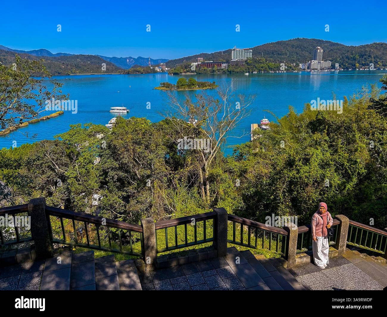 Yuchi, Taiwan, Sun moon Lake, People, Indonesian Woman in Head Veil ...
