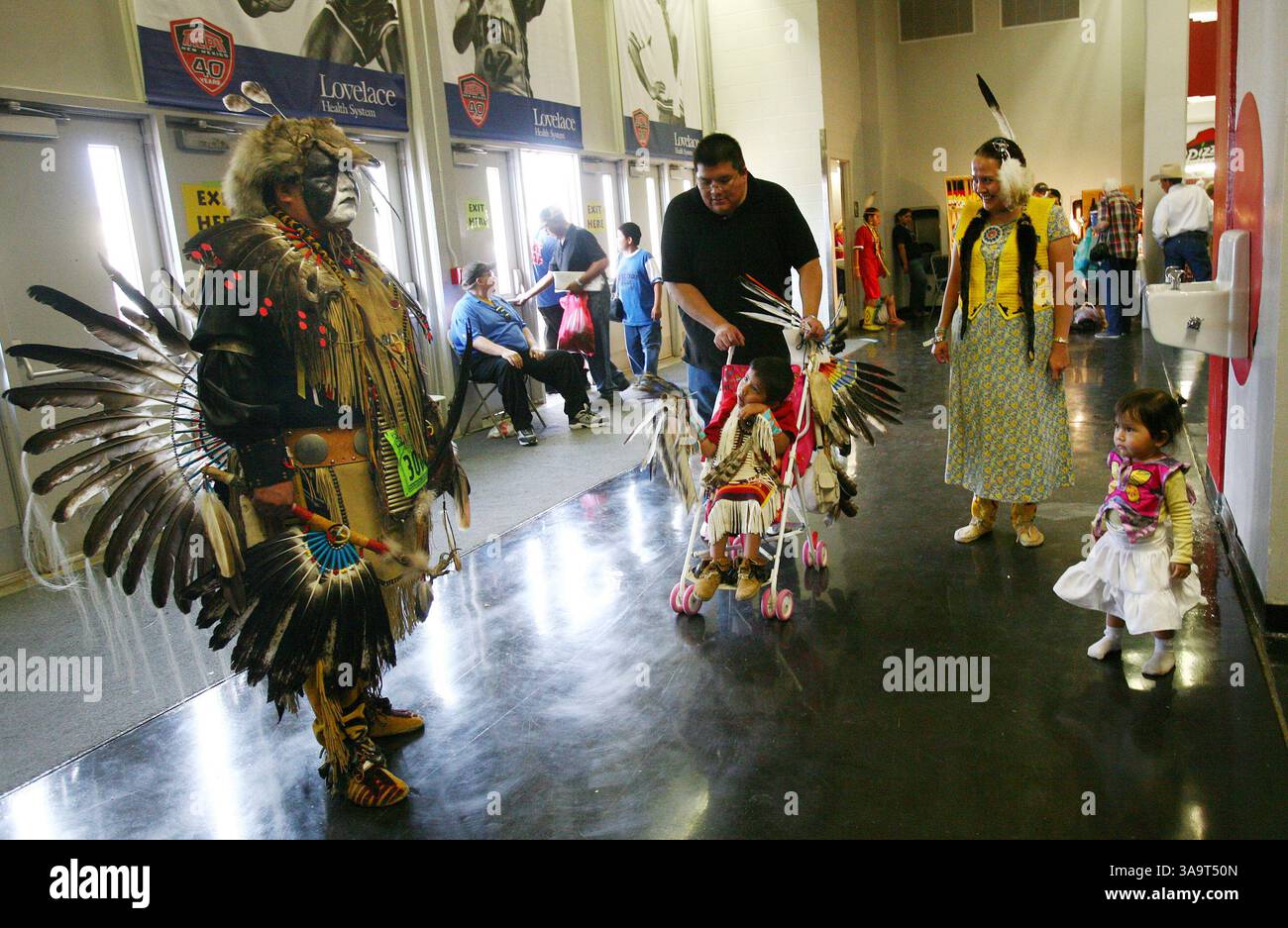 Apr 28, 2007 - Albuquerque, NM, USA - DARREN ROBERSON of Texas waits ...