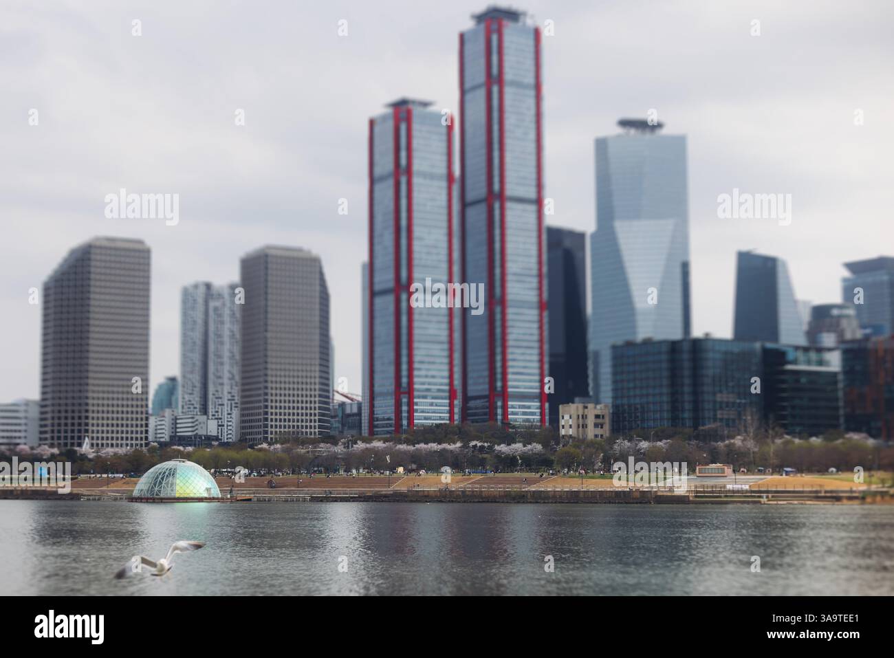 Seoul panoramic view during Hangang river boat cruise, South Korea ...
