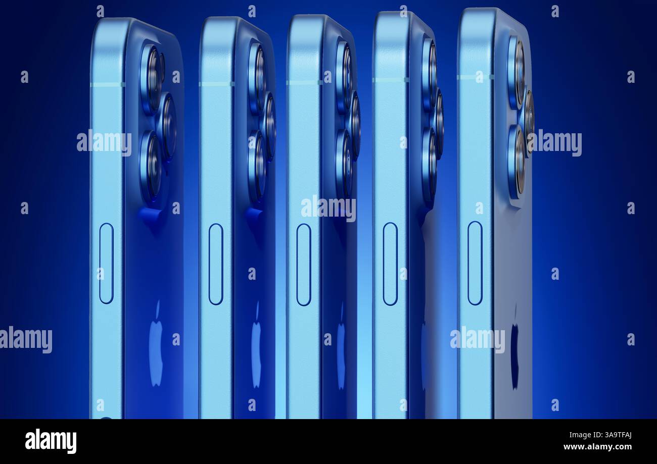 Iphone 16 on display hi-res stock photography and images - Alamy