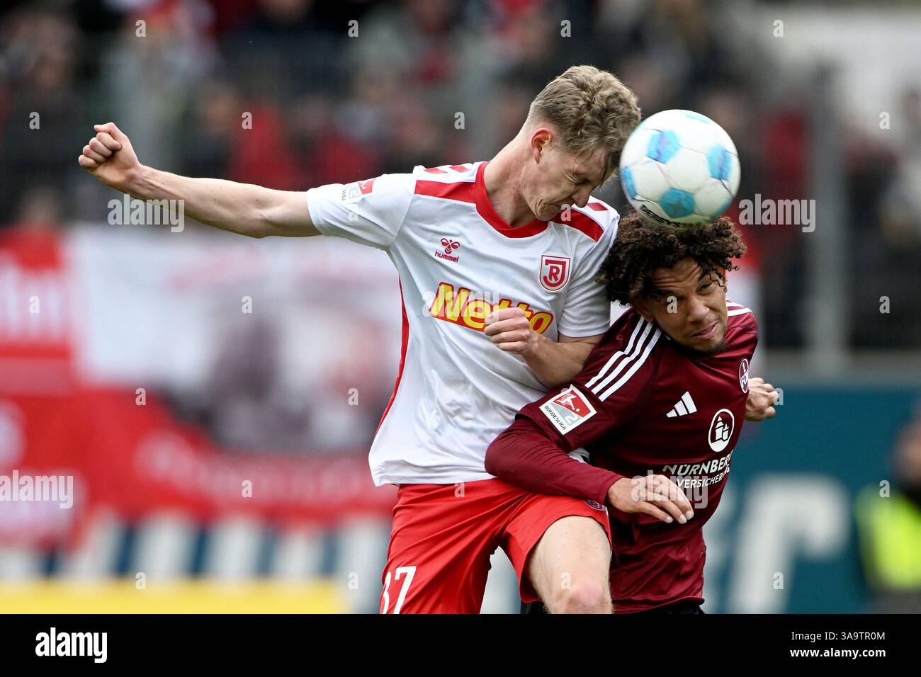 Regensburg, Deutschland. 30th Mar, 2025. Fussball; Spieltag 27; 2. Bundesliga; Saison 2024/2025 ...