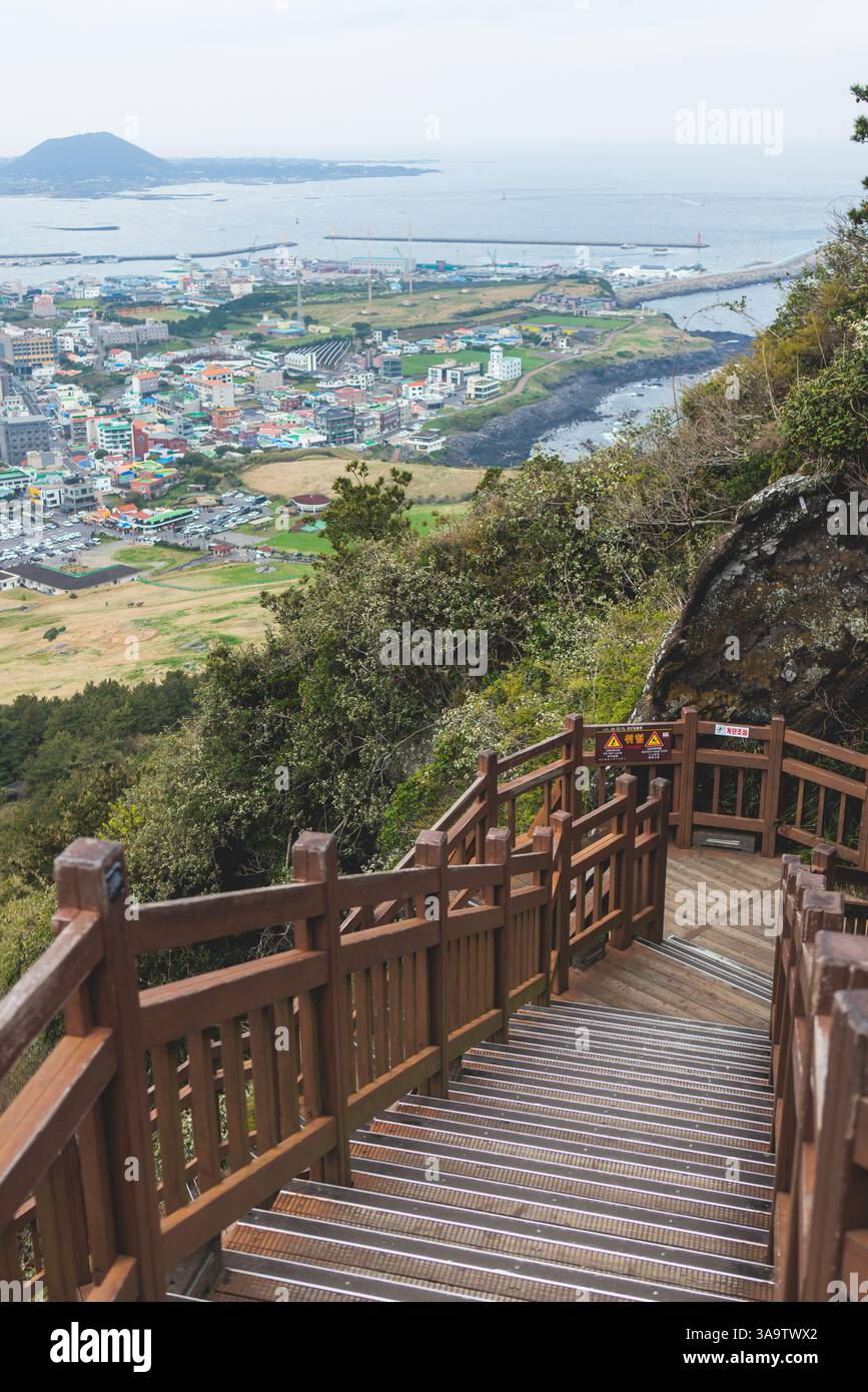 Jeju-do, Seongsan Ilchulbong landscape, volcanic tuff cone, Sunrise ...