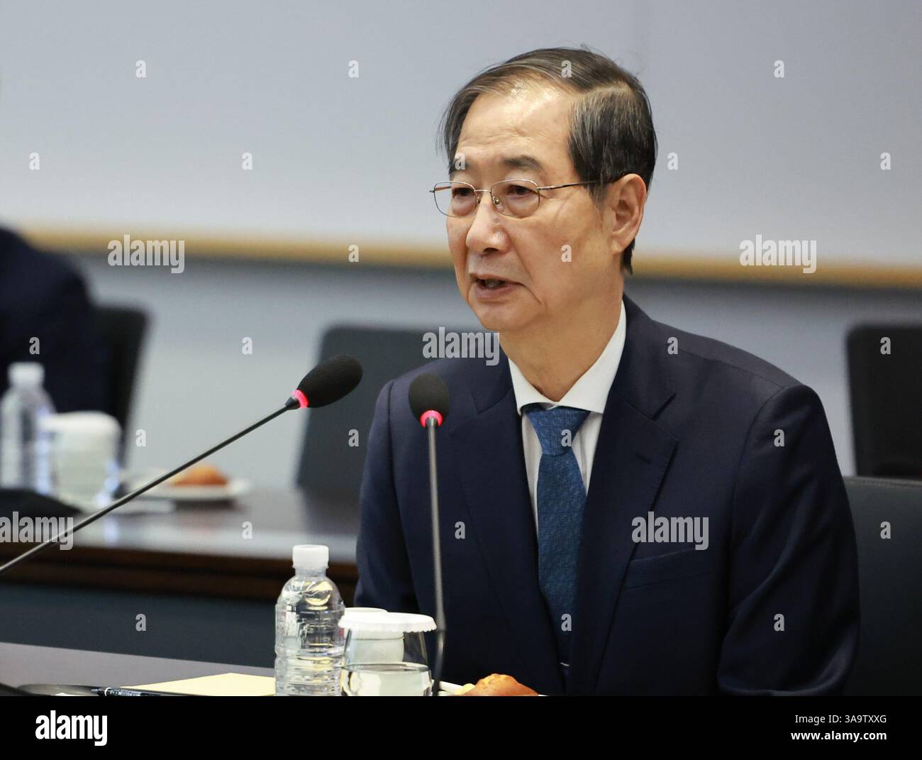 31st Mar, 2025. Acting president visits SK hynix Acting President Han ...