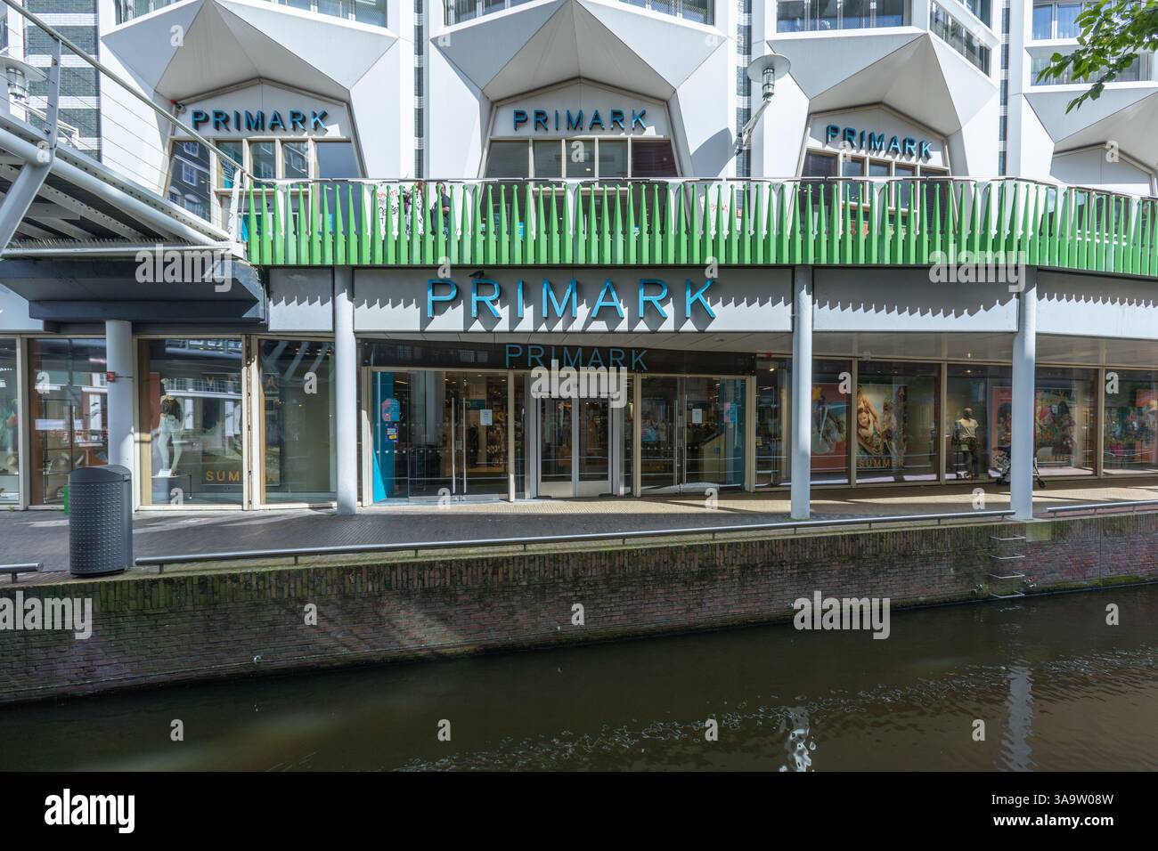 Primark store sign logo hi-res stock photography and images - Alamy