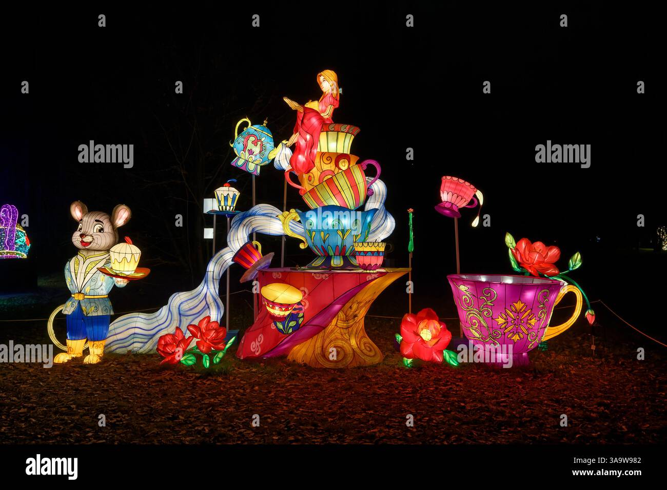 Figures and scences from the Garden of Light show about the Beauty and ...