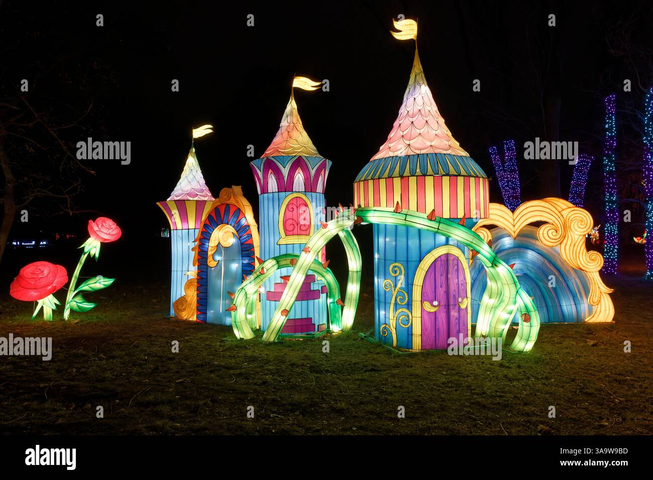 Figures and scences from the Garden of Light show about the Beauty and ...