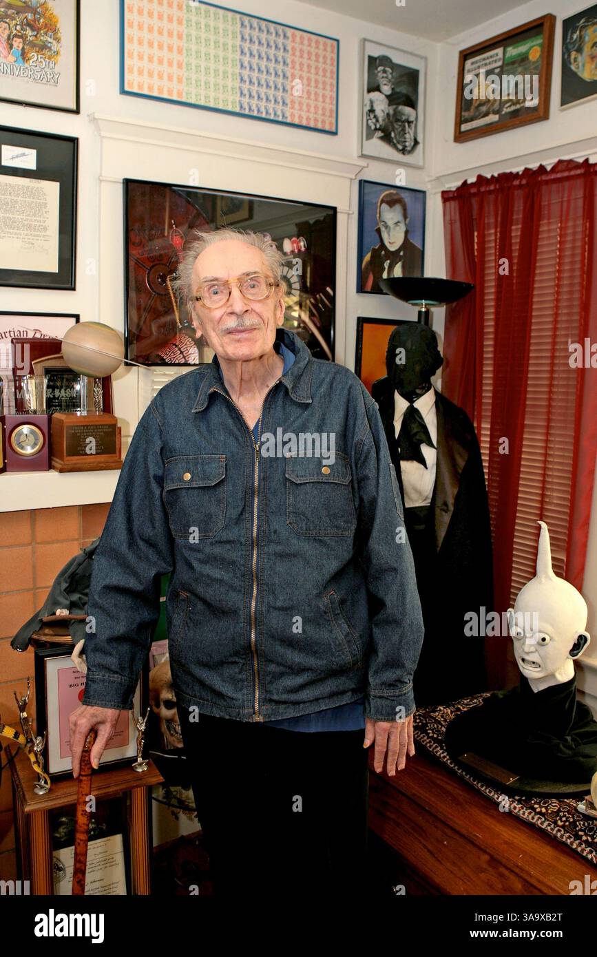 Nov 19, 2006; Los Angeles, CA, USA; Science fantasy icon FORREST ...