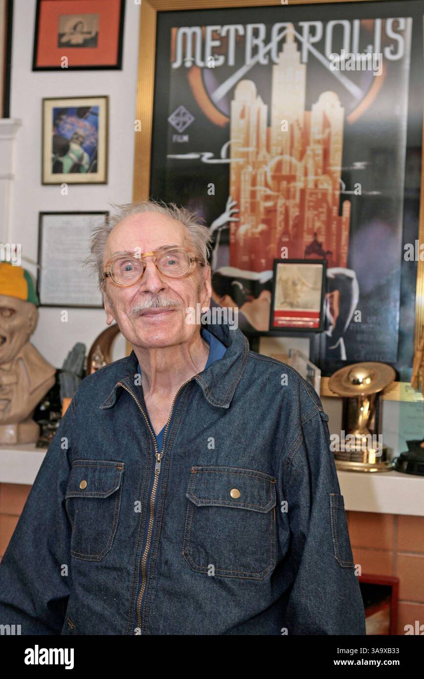 Nov 19, 2006; Los Angeles, CA, USA; Science fantasy icon FORREST ...