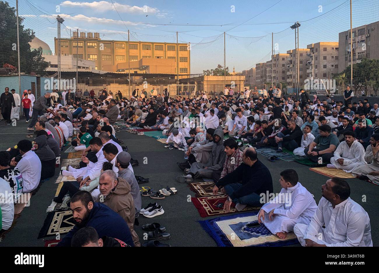 Cairo, Egypt. 31st Mar, 2025. Muslims offer Eid al-Fitr, prayers ...