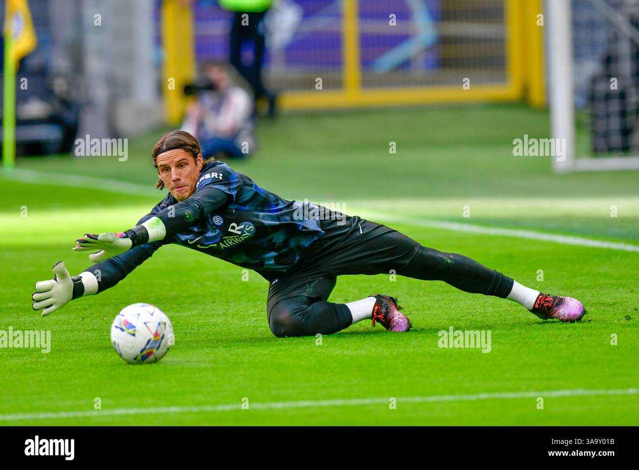 Milano, Italy. 30th Mar, 2025. Goalkeeper Yann Sommer of Inter is ...